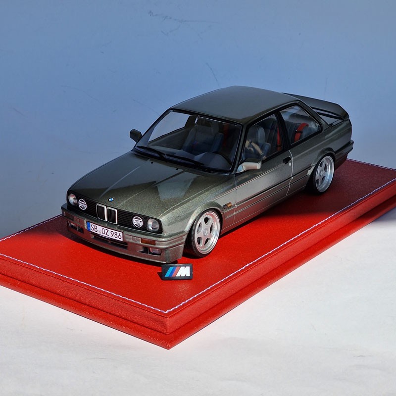 Modificat de MIYminimodels BMW 320iS Coupe KK scale 1:18